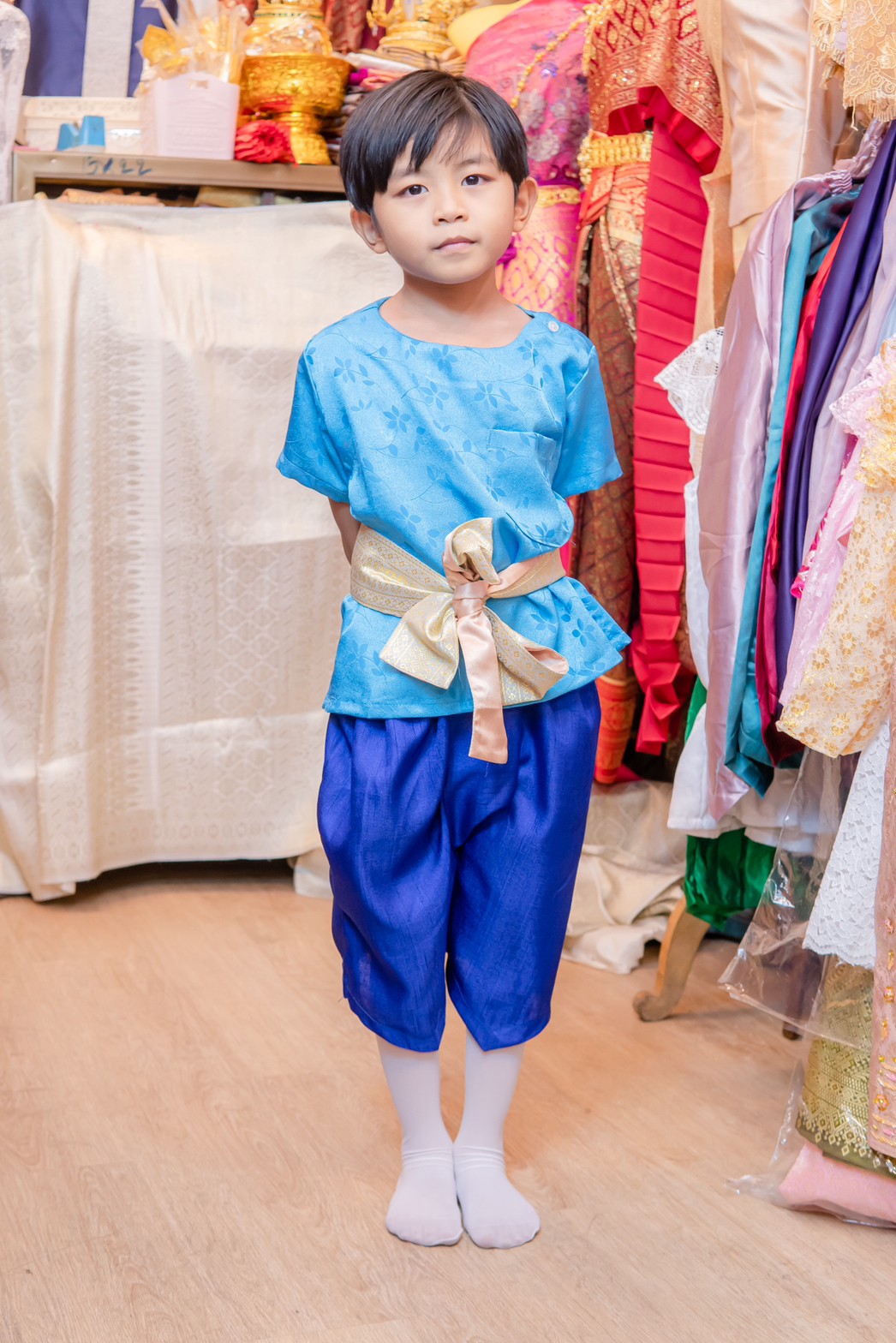 ชุดไทยเด็กผู้ชาย - ชุดไทยศิริรุ่งเรือง แหล่งรวมชุดไทย ประตูน้ำ แพลททิน ...